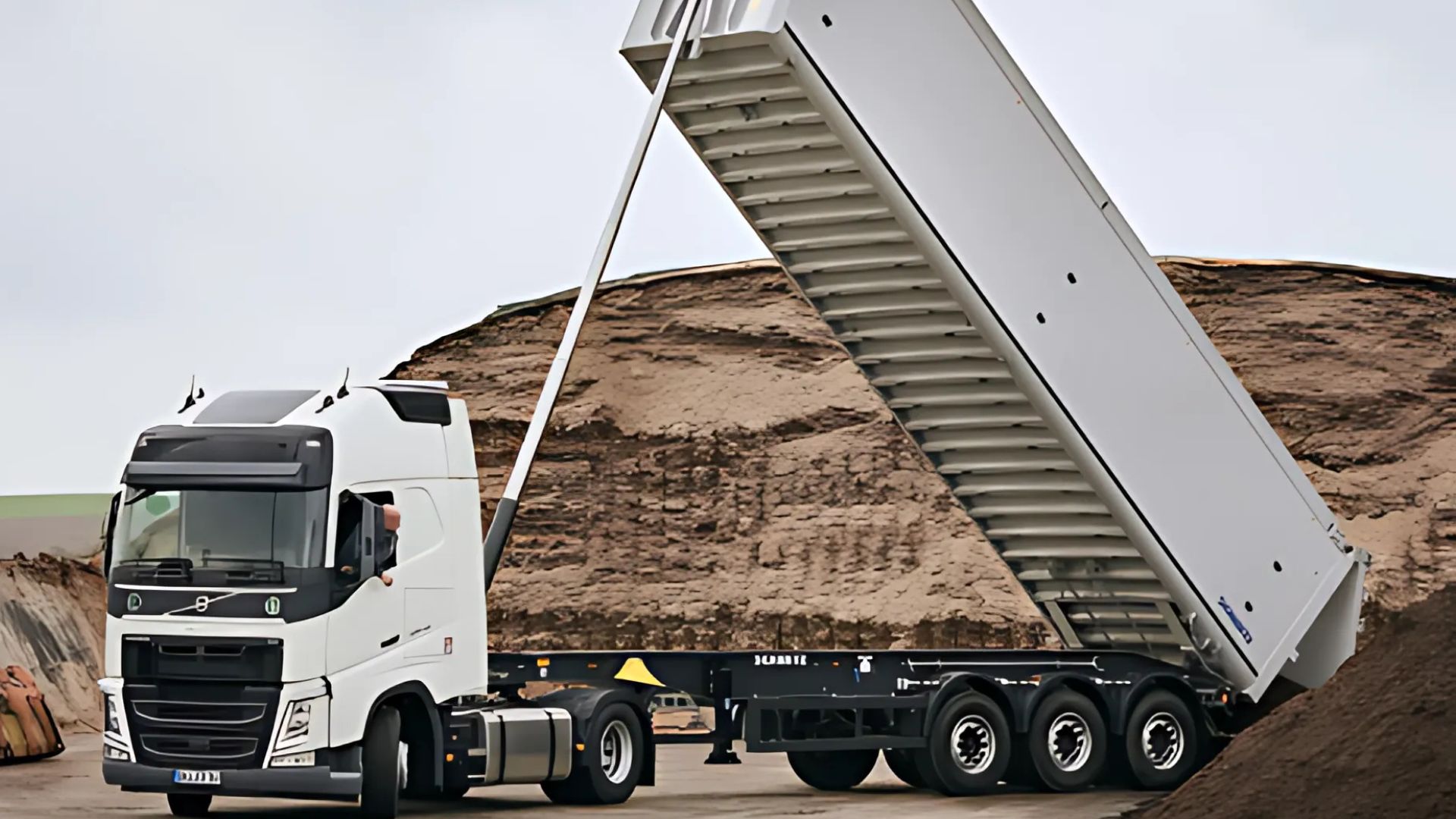 Steel Tipping Bulker - Profile Handling - Bespoke Storage & Transport ...